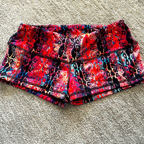 Fleo | Shorts | Fleo Medium Shorts | Poshmark